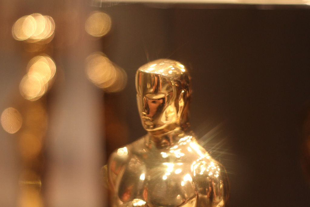 How to Host an Oscar Night Viewing Party | Moving Happiness Home